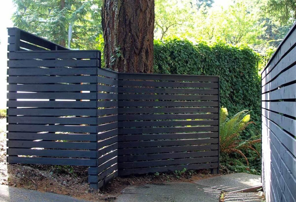 24 Innovative DIY Fencing Projects to Define Your Yard