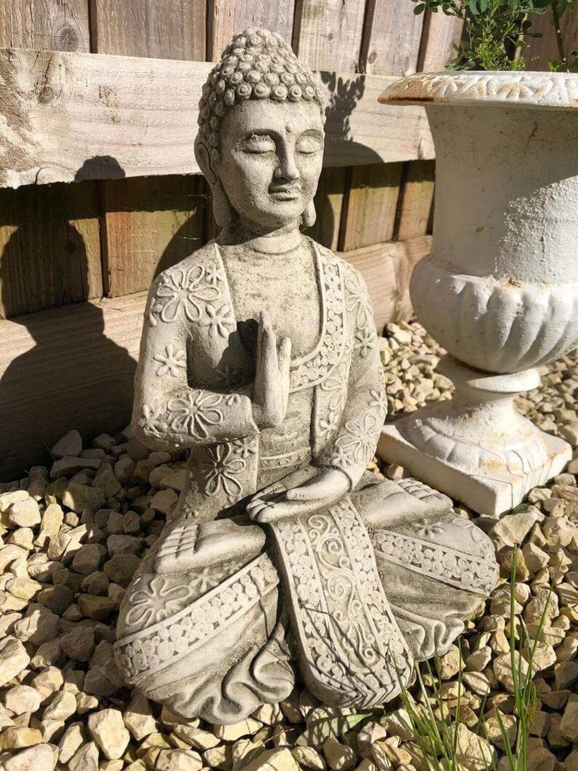 25 Eye-Catching Concrete Garden Sculptures