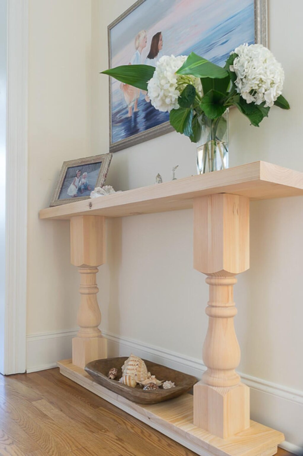 12 Trendy Console Table Decorations You’ll Love
