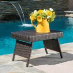 25 Perfect Outdoor Tables for Summer Fun