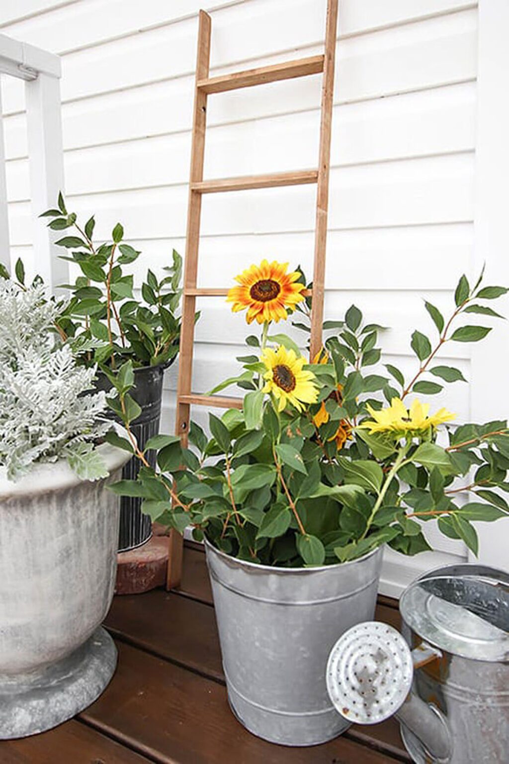 25 Creative Garden Decorating Ideas with a Countryside Twist