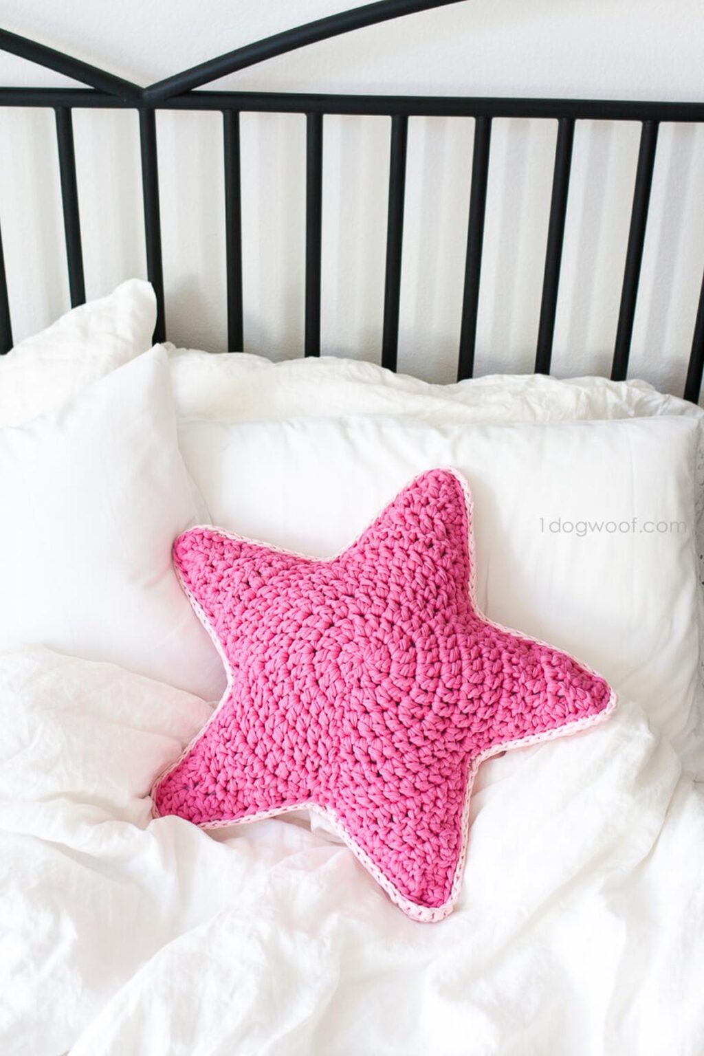 24 Creative Star Decor DIYs for a Dazzling Home