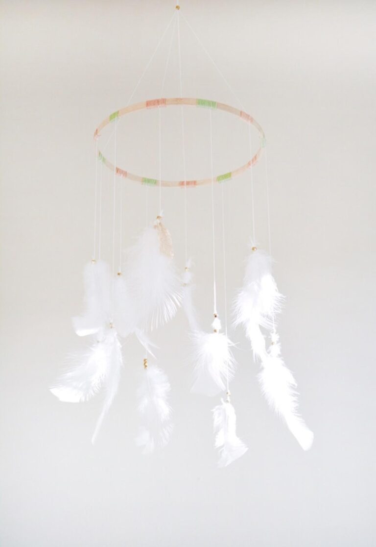 23 Easy DIY Feather Crafts That Inspire Creativity