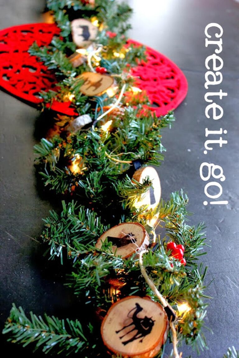 21 Joyful DIY Garland Ideas for Your Christmas Tree