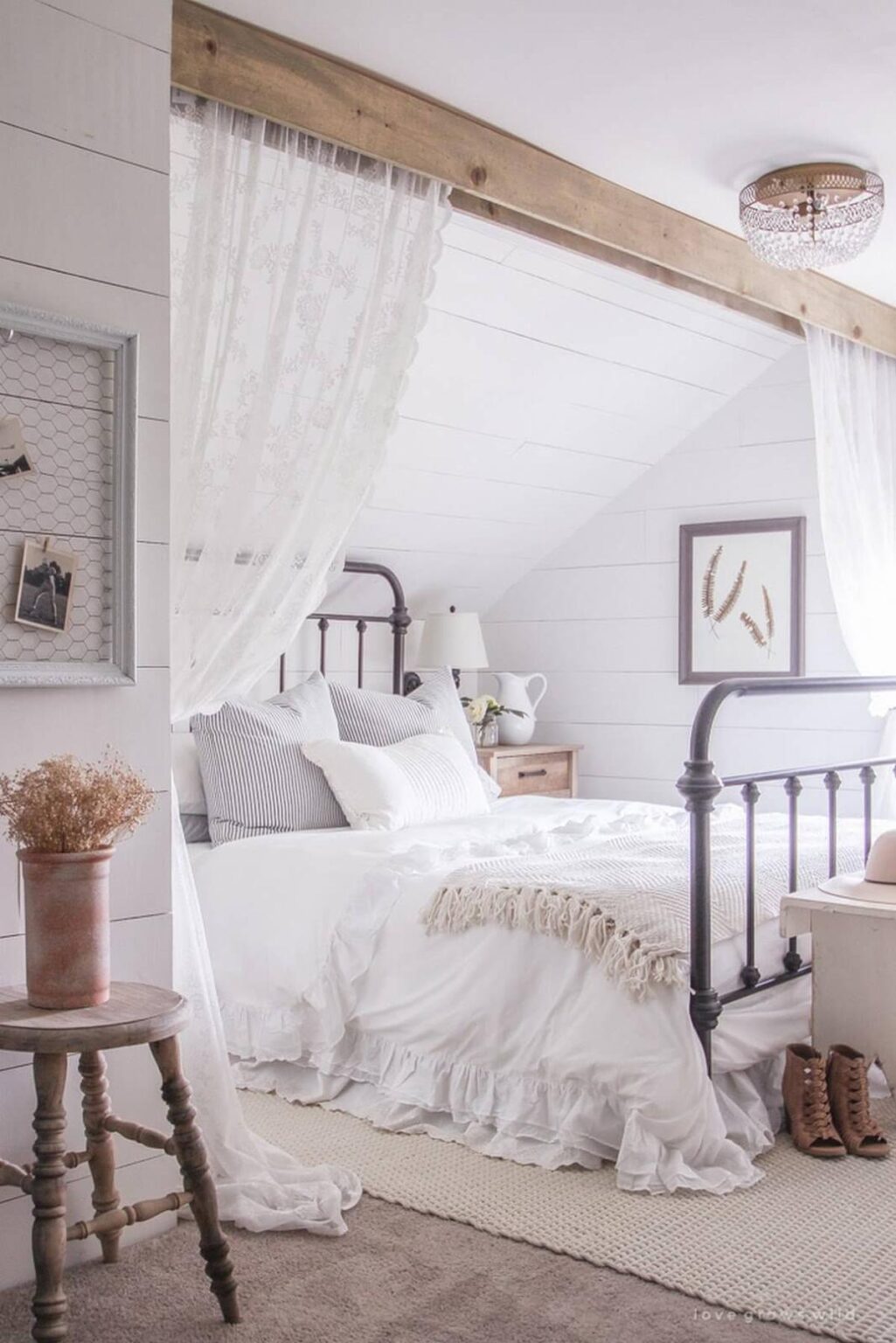 27 Rustic Shiplap Decor Ideas for the Ultimate Farmhouse Feel