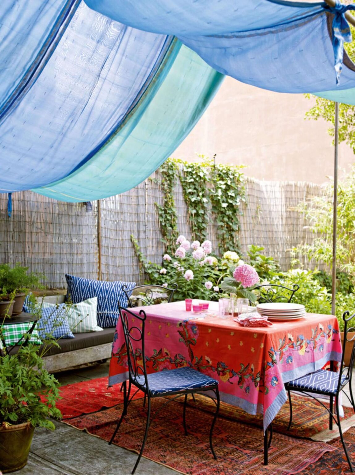 30 Outdoor Curtain Styles to Transform Your Patio