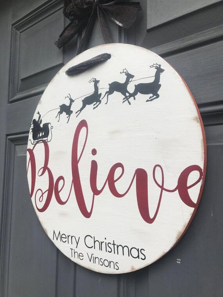 26 Eye-Catching Christmas Wood Signs for Your Home