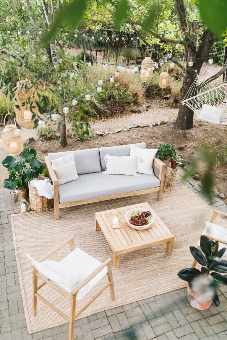 24 Cozy Outdoor Seating Ideas to Revamp Your Space
