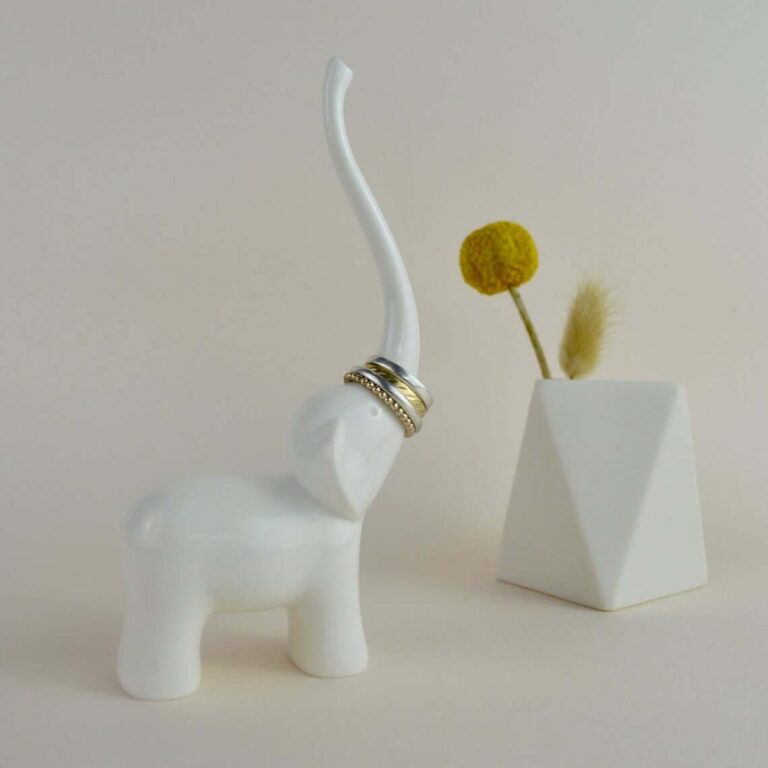 39 Charming Ring Holder Ideas to Add Style to Your Space