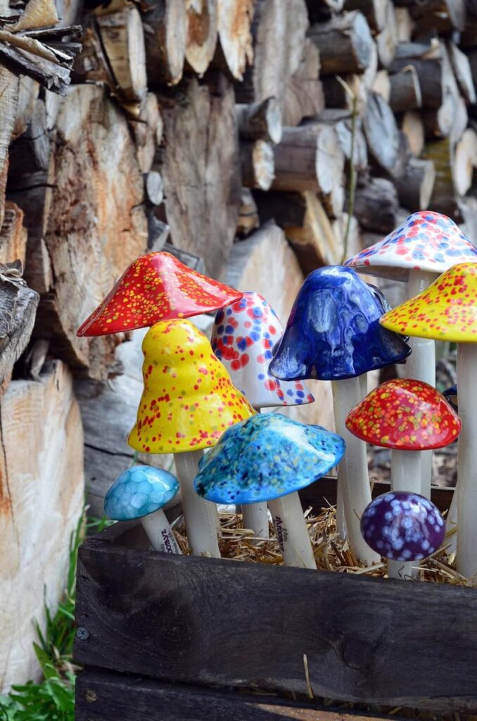 23 Magical DIY Outdoor Mushroom Projects for Your Garden