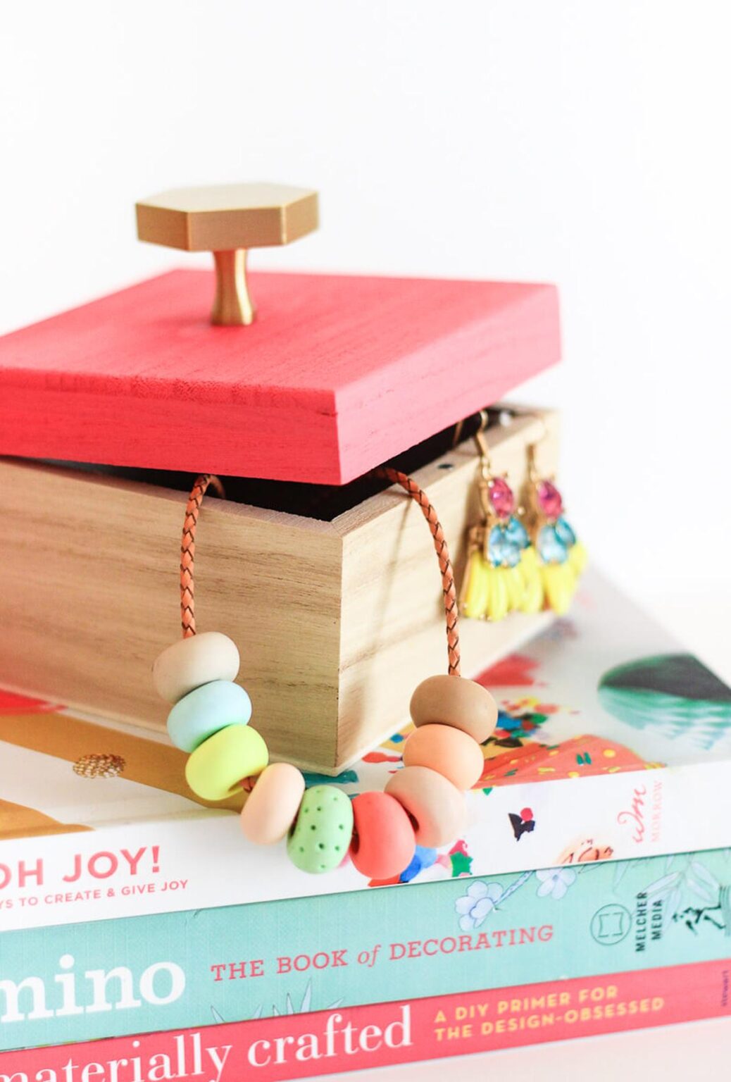 21 Beautiful DIY Jewelry Box Projects for Tidy Spaces