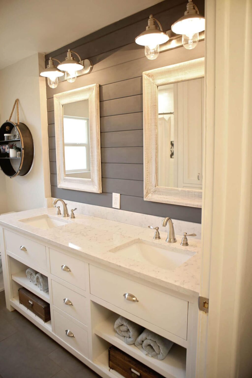 27 Rustic Shiplap Decor Ideas for the Ultimate Farmhouse Feel