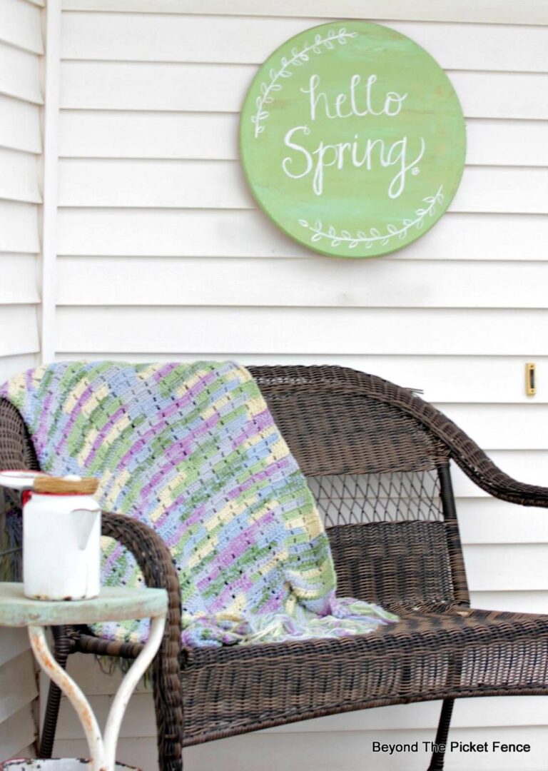 26 Beautiful Porch Sign Designs to Step into Spring