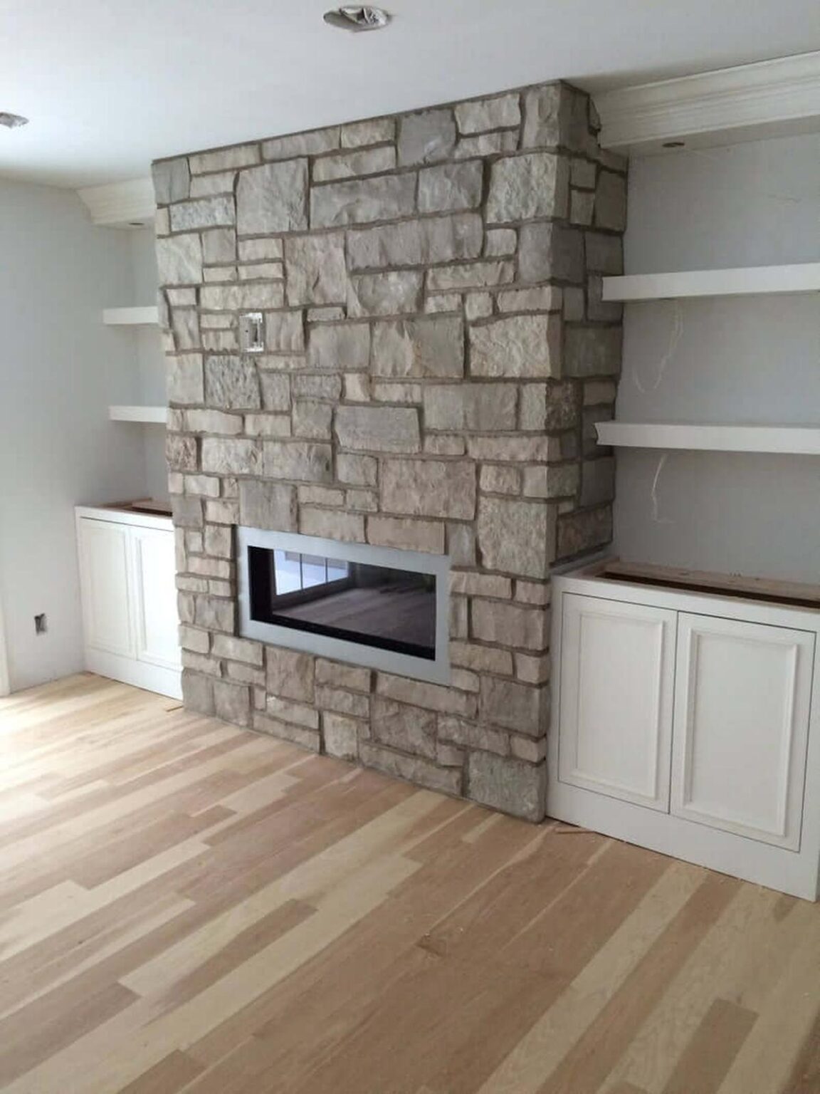 21 Inviting Stone Fireplaces to Create the Coziest Ambiance