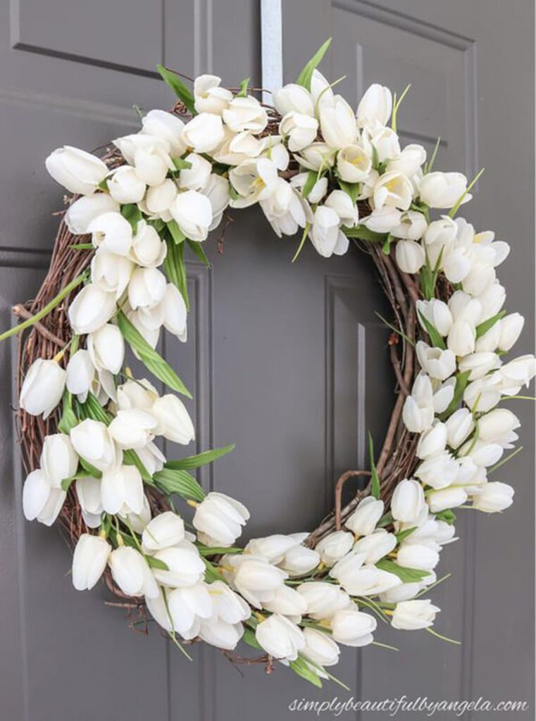 23 DIY Floral Wreath Designs to Welcome the Season