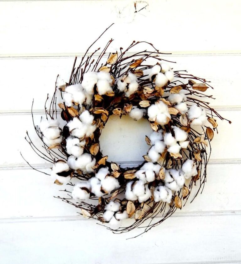 54 Rustic Farmhouse Wreath Designs to Welcome in Style