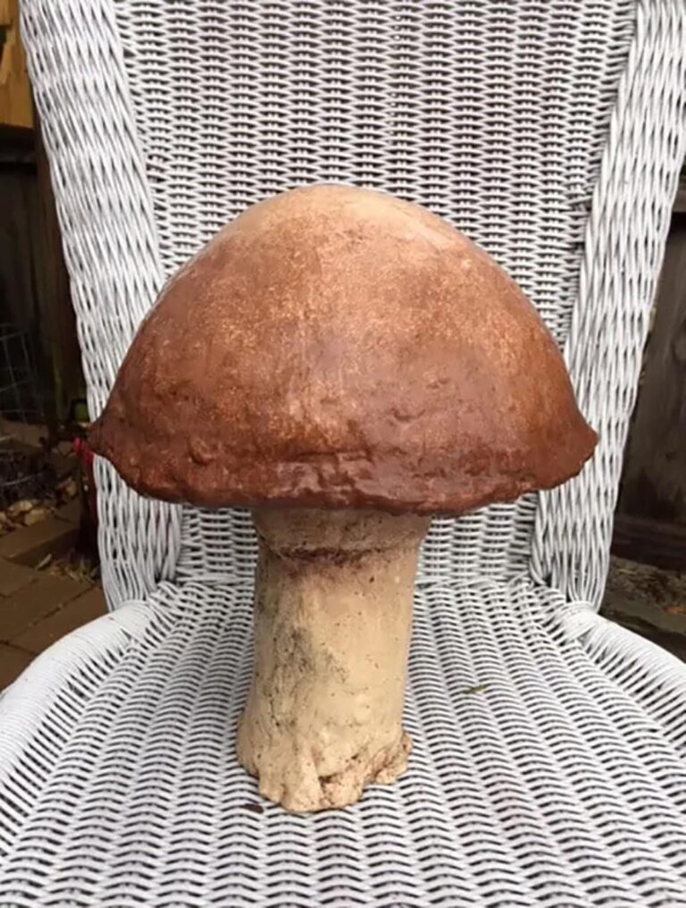 23 Magical DIY Outdoor Mushroom Projects for Your Garden