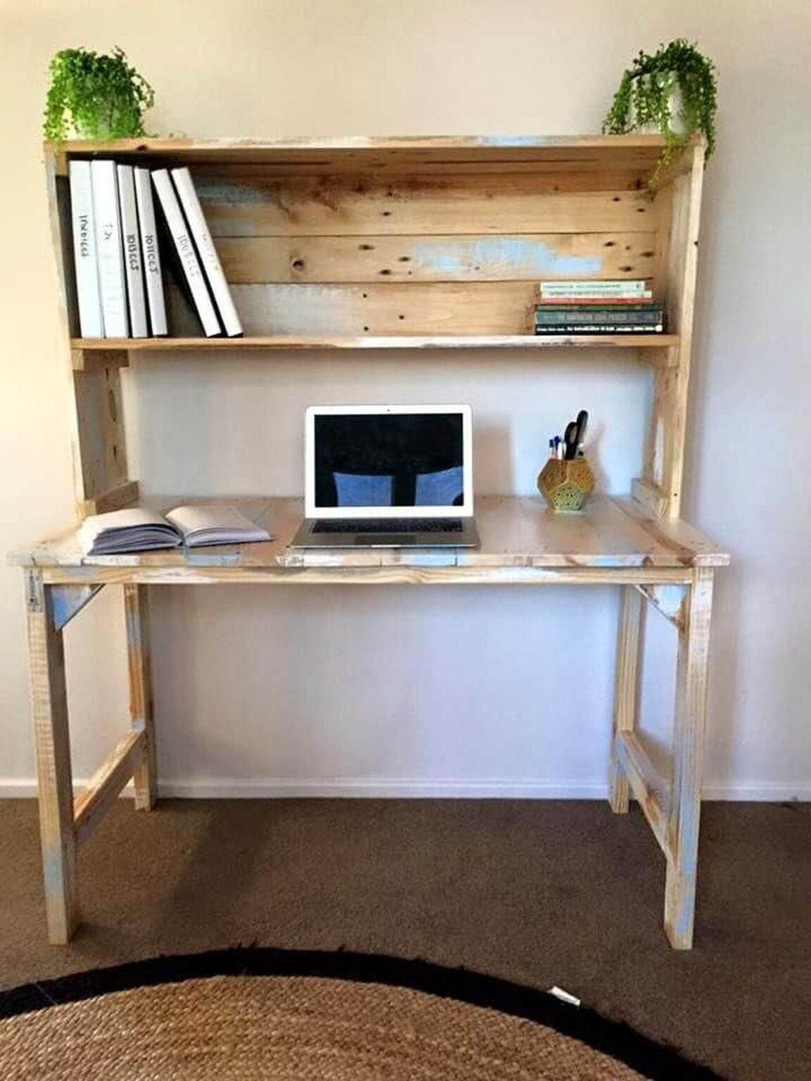 28 DIY Desk Projects to Build Your Ideal Budget-Friendly Workspace