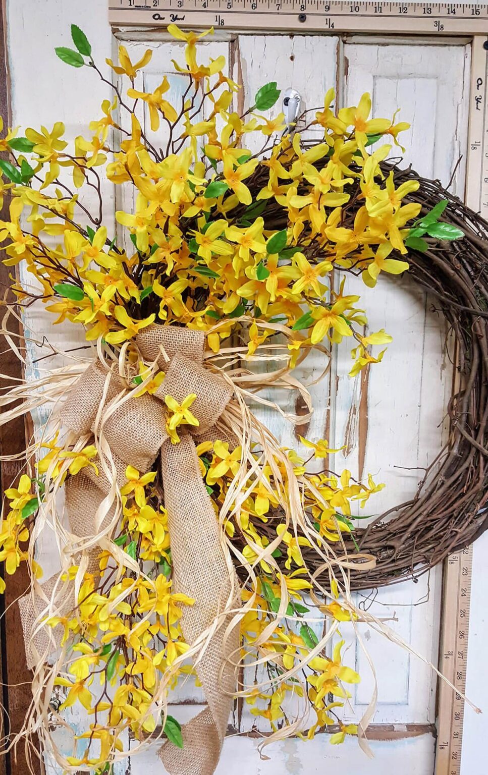 54 Rustic Farmhouse Wreath Designs to Welcome in Style
