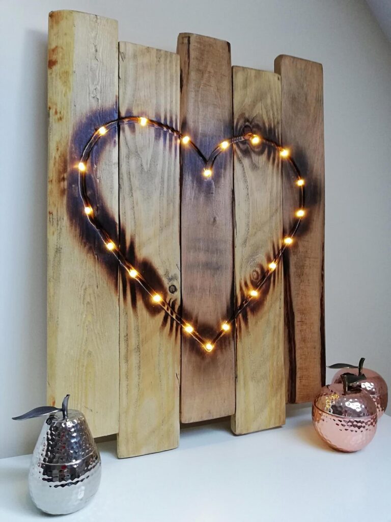 33 Rustic Wood Heart Crafts to DIY and Cherish
