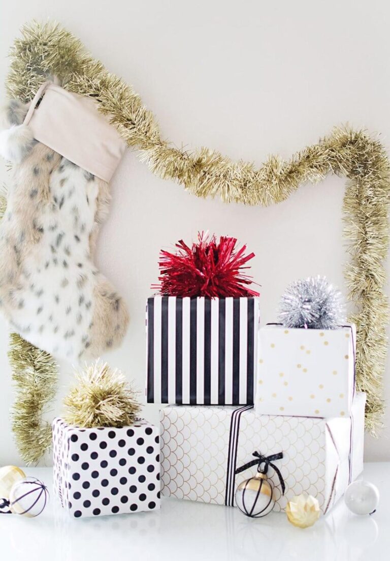 22 Fun Tinsel Decoration Ideas to Transform Your Festive Space