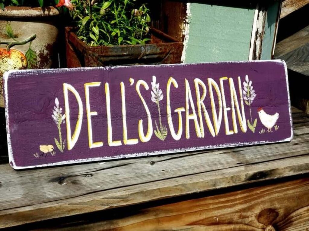 58 Easy Garden Sign Ideas That Wow Visitors