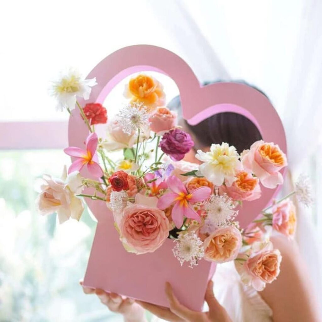21 Elegant Heart Shaped Flower Arrangements to Elevate Your Home Décor