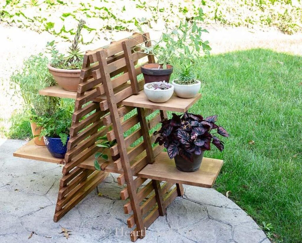 30 DIY Stylish Plant Stands to Show Off Your Garden