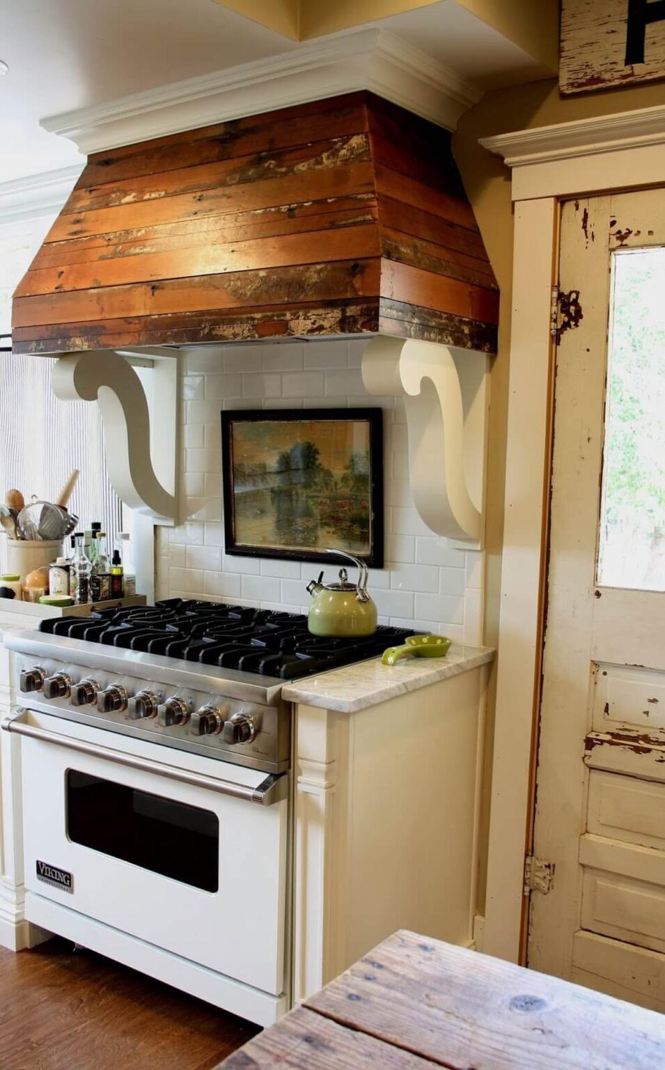 36 Rustic Corbel Decor Ideas You'll Love