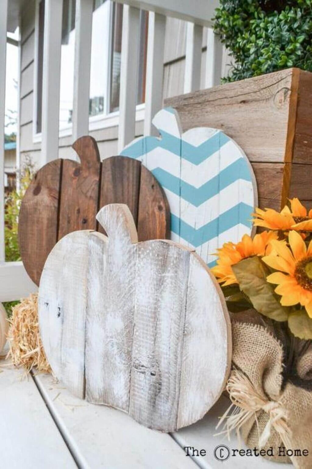 15 Cozy and Festive Fall Yard Decor Ideas