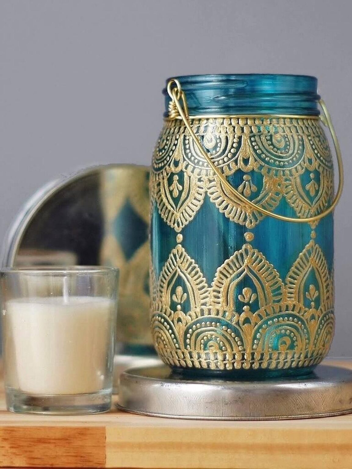 28 Delightful Painted Mason Jar Crafts for Any Occasion