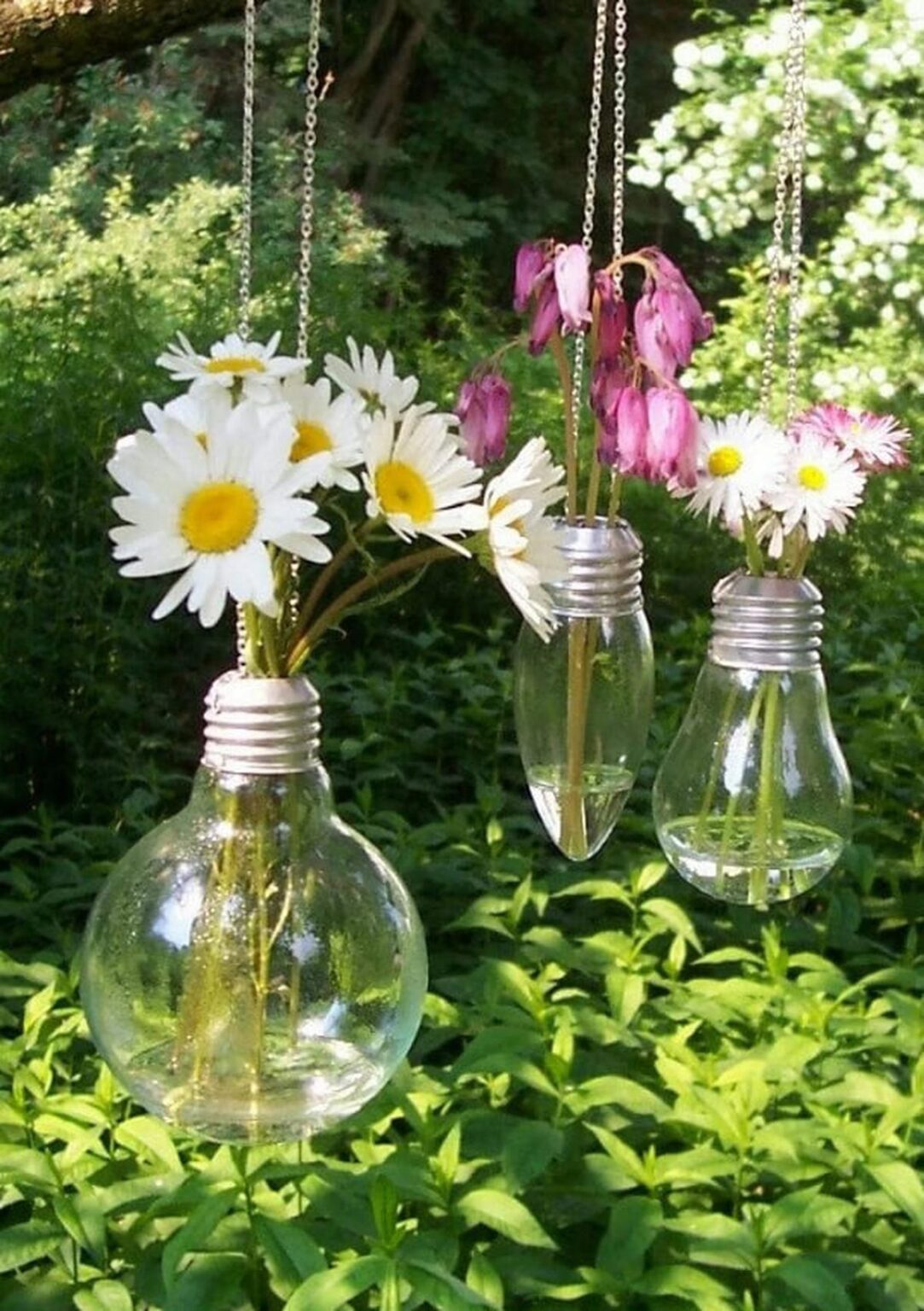 18 Cool DIY Ideas of Old Light Bulbs