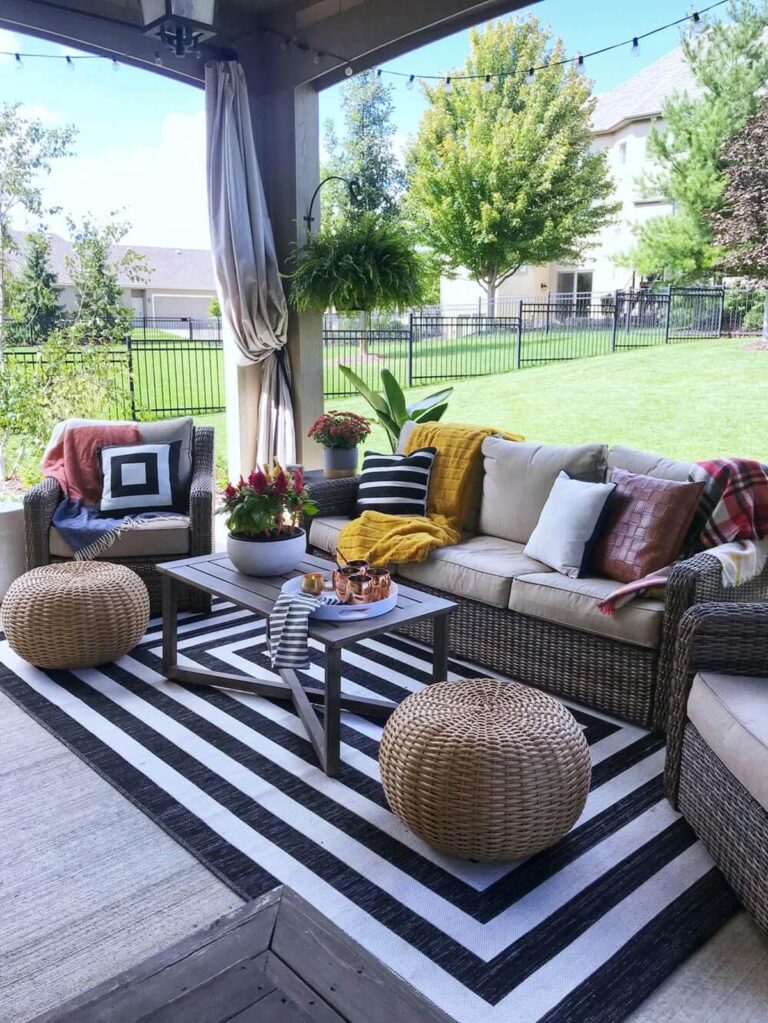 24 Cozy Outdoor Seating Ideas to Revamp Your Space