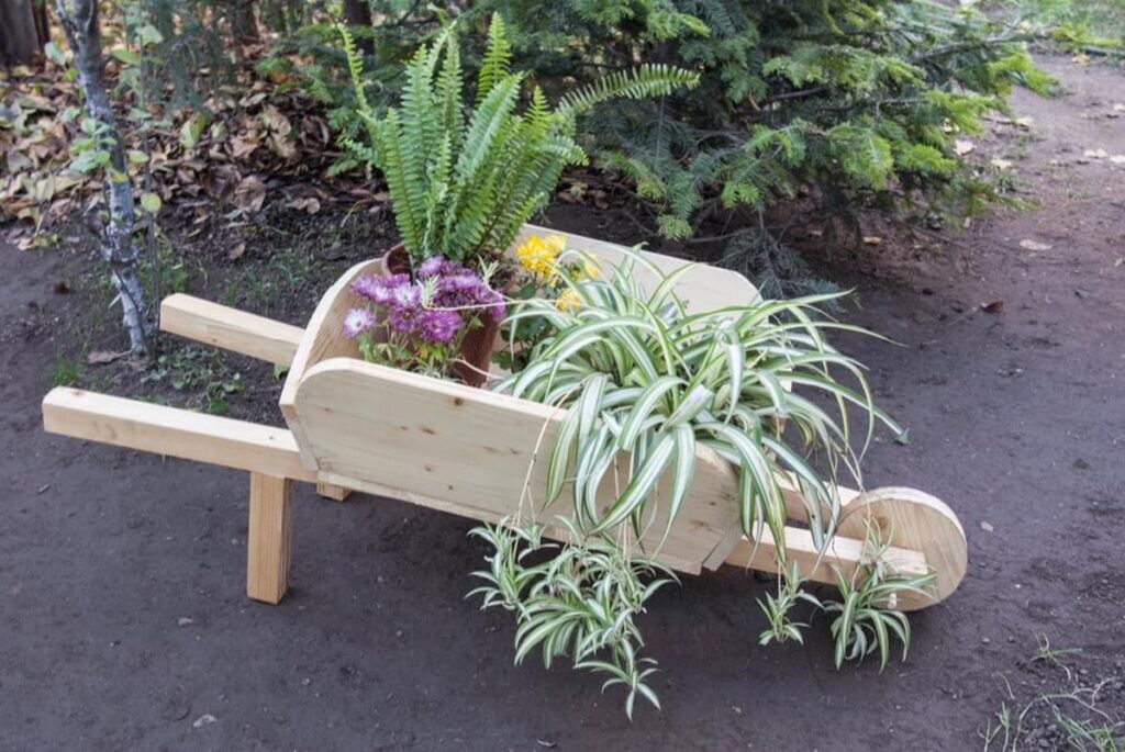 14 Creative Garden Planters for a Gorgeous Outdoor Space