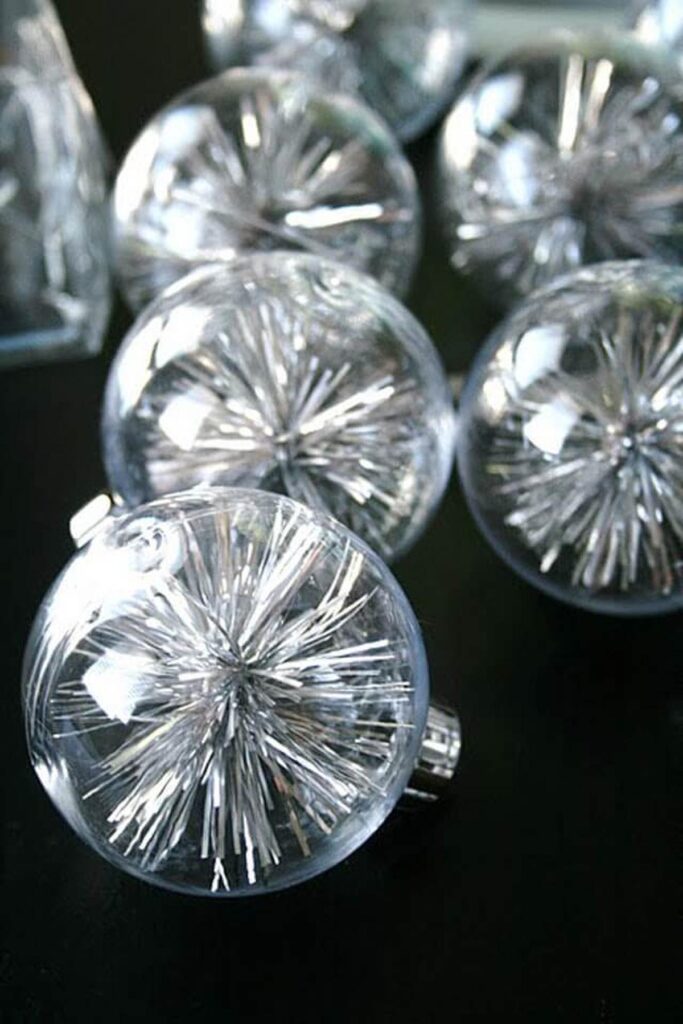 22 Fun Tinsel Decoration Ideas to Transform Your Festive Space
