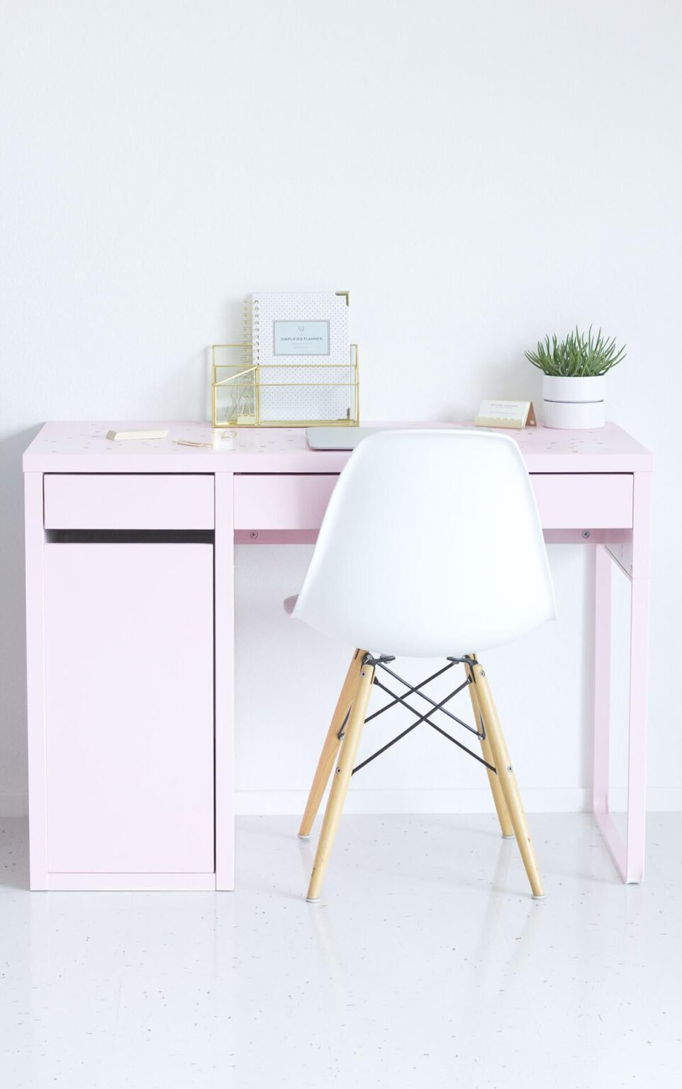 28 DIY Desk Projects to Build Your Ideal Budget-Friendly Workspace