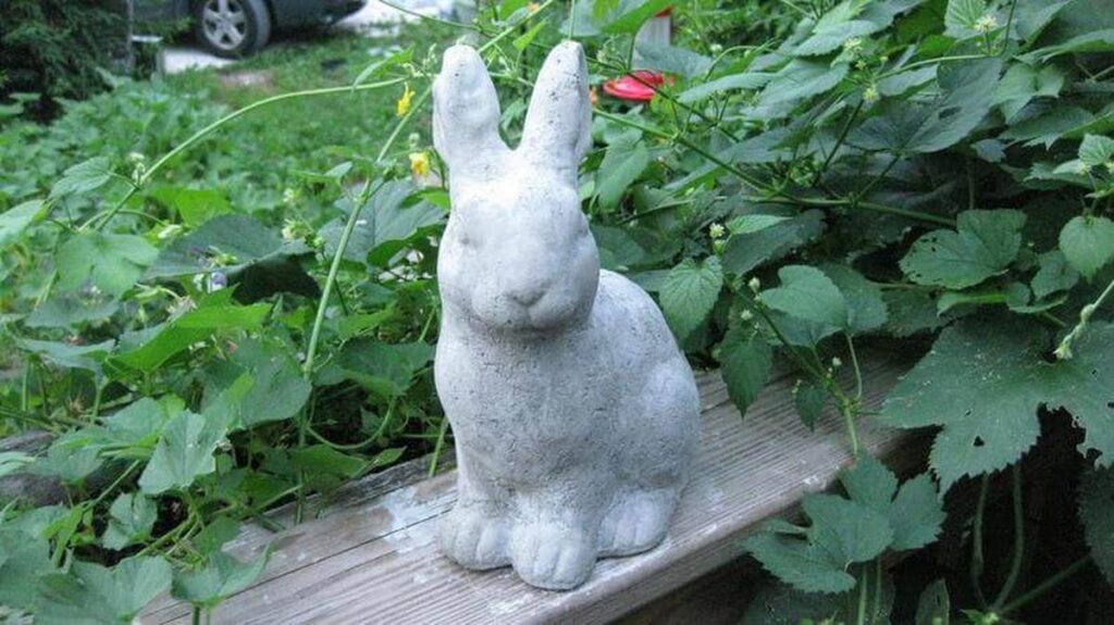 25 Eye-Catching Concrete Garden Sculptures