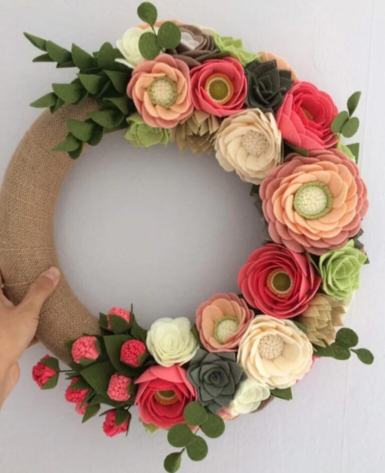 23 Unique Moon Wreath Designs for a Charming Home Vibe