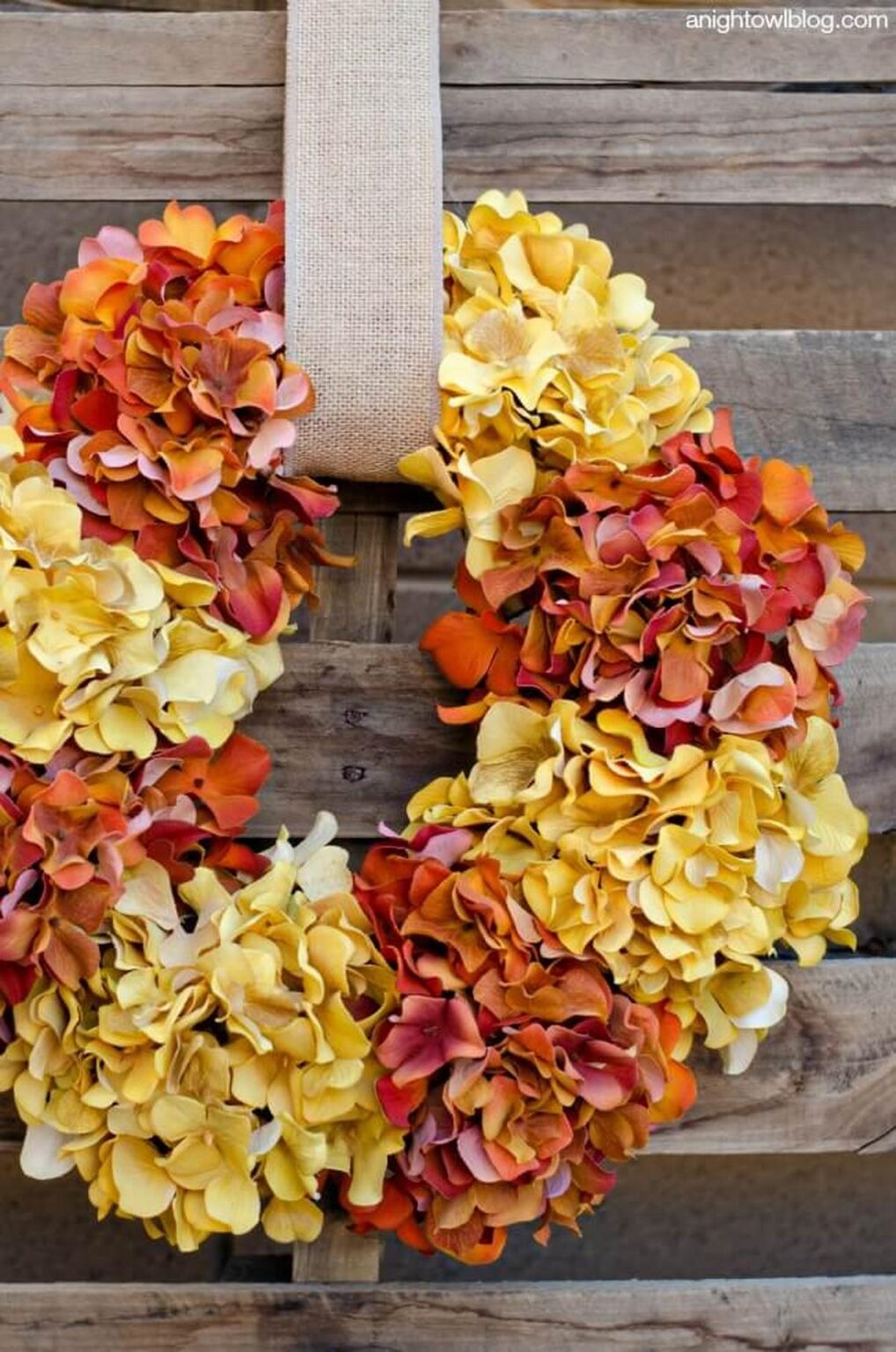 23 DIY Floral Wreath Designs to Welcome the Season