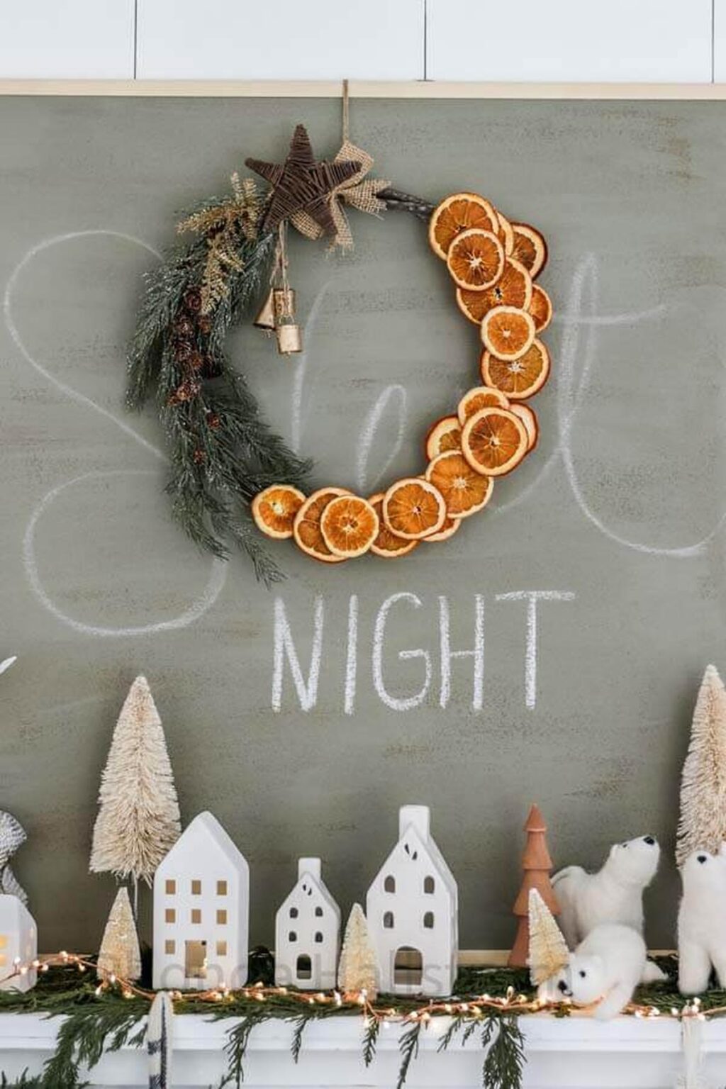 23 Unique Moon Wreath Designs for a Charming Home Vibe