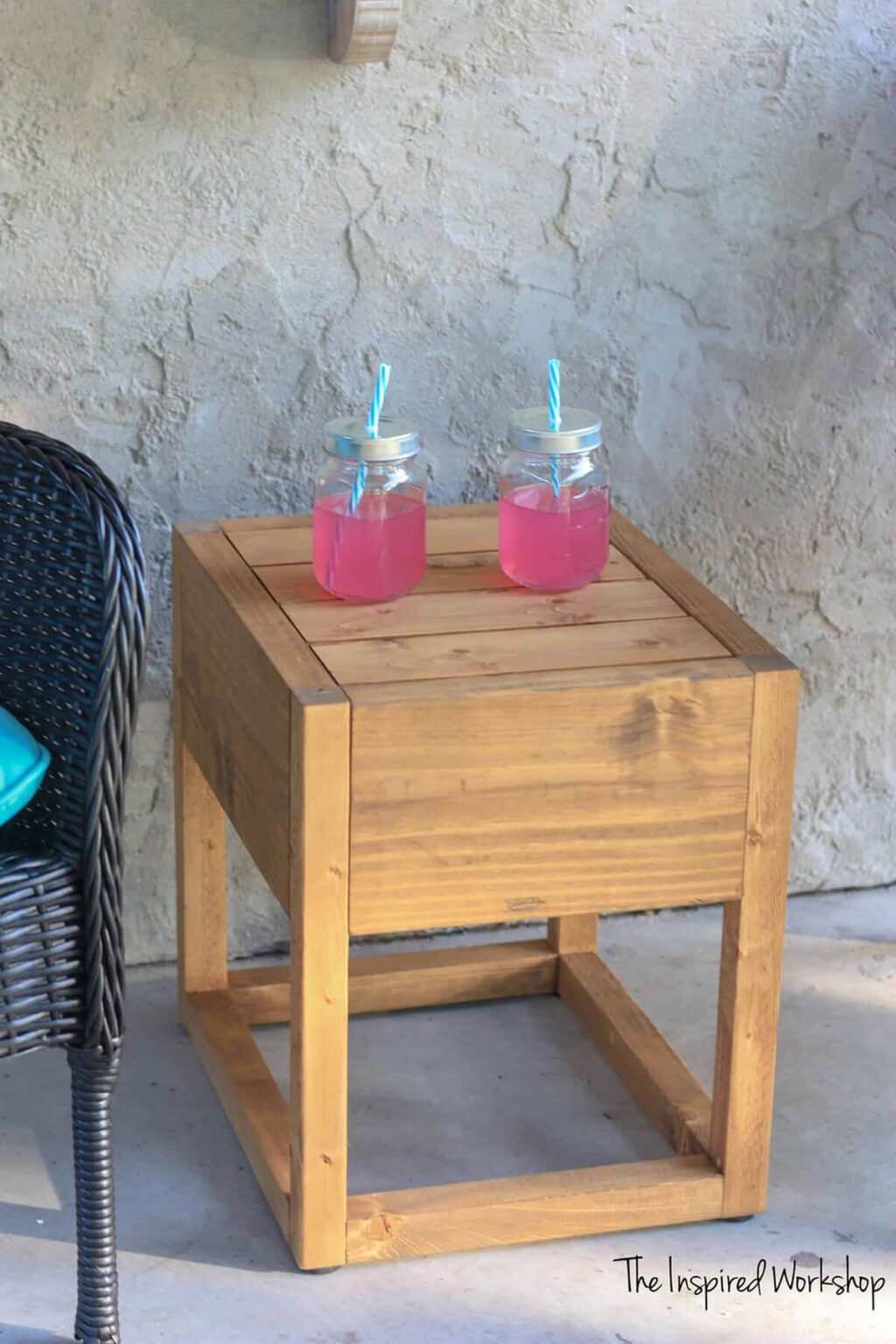 24 Stylish DIY Outdoor Tables to Elevate Your Backyard Entertaining