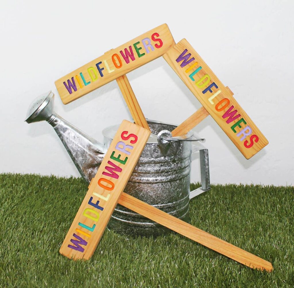 38 Charming Garden Signs to Personalize Your Green Space