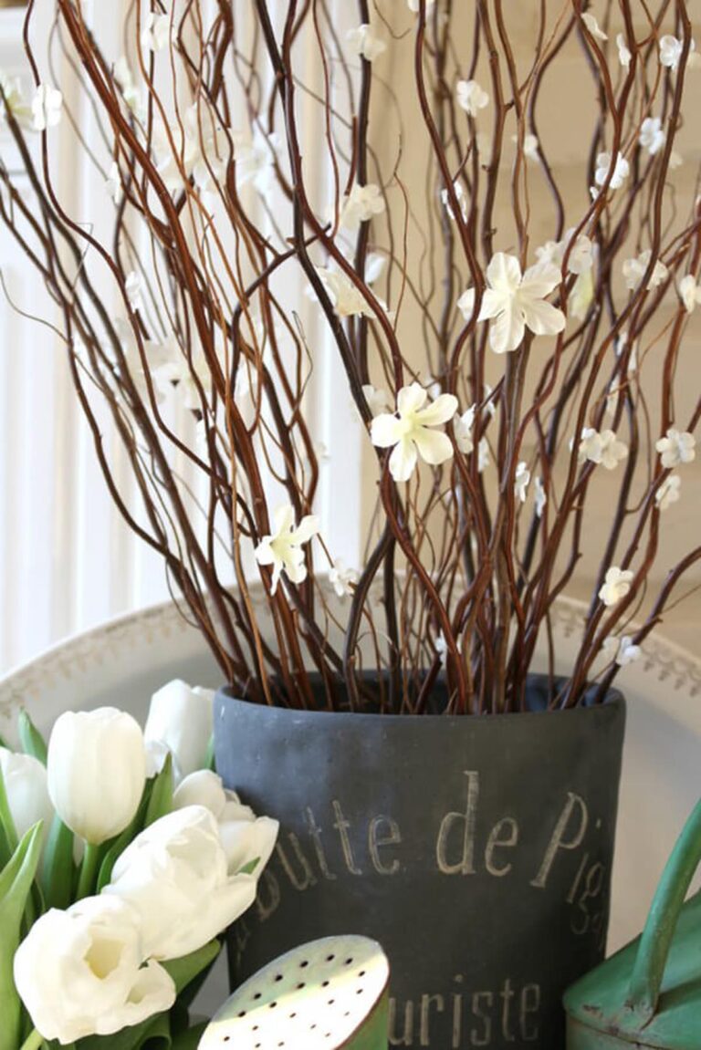 26 Beautiful Tree Branch Centerpieces You’ll Love Displaying