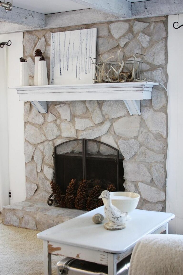 21 Inviting Stone Fireplaces to Create the Coziest Ambiance