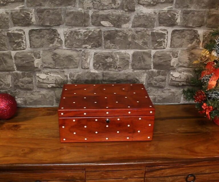 21 Beautiful DIY Jewelry Box Projects for Tidy Spaces