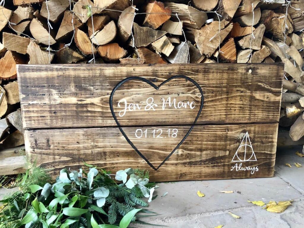 33 Rustic Wood Heart Crafts to DIY and Cherish