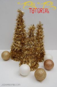 22 Fun Tinsel Decoration Ideas to Transform Your Festive Space