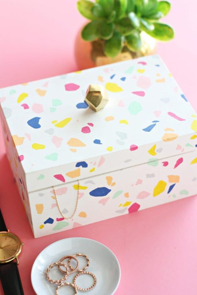 21 Beautiful DIY Jewelry Box Projects for Tidy Spaces