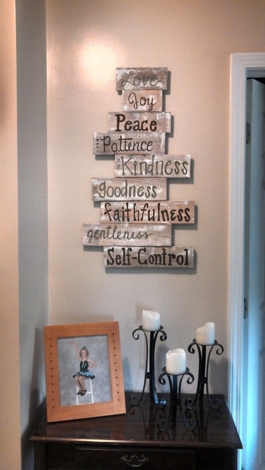 25 Creative Rustic Wood Signs for Heartfelt Inspiration