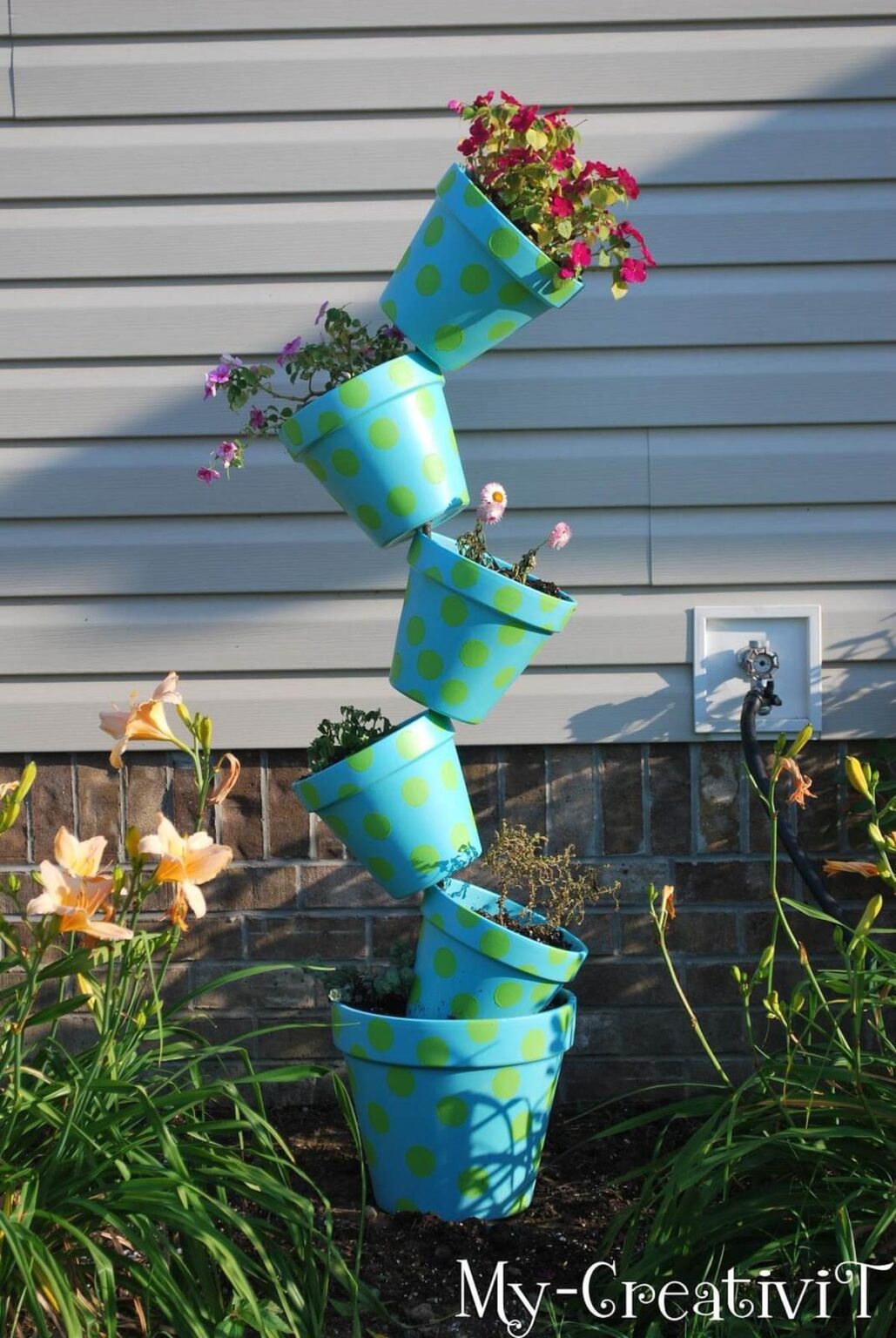 20 Quick and Easy Flower Towers to Build This Weekend